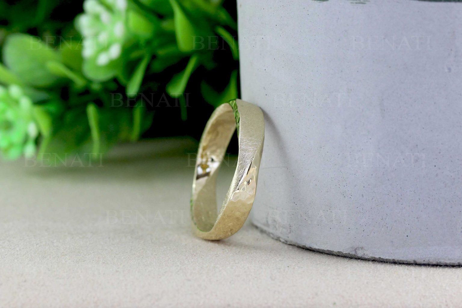 14K Gold Mobius Eternity Men’s Wedding Band, Gold Textured Hammered ...