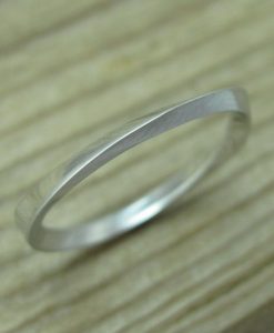 Wedding mobius stacking ring, 2mm Mobius wedding band | Benati