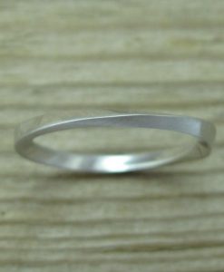 Wedding mobius stacking ring, 2mm Mobius wedding band | Benati