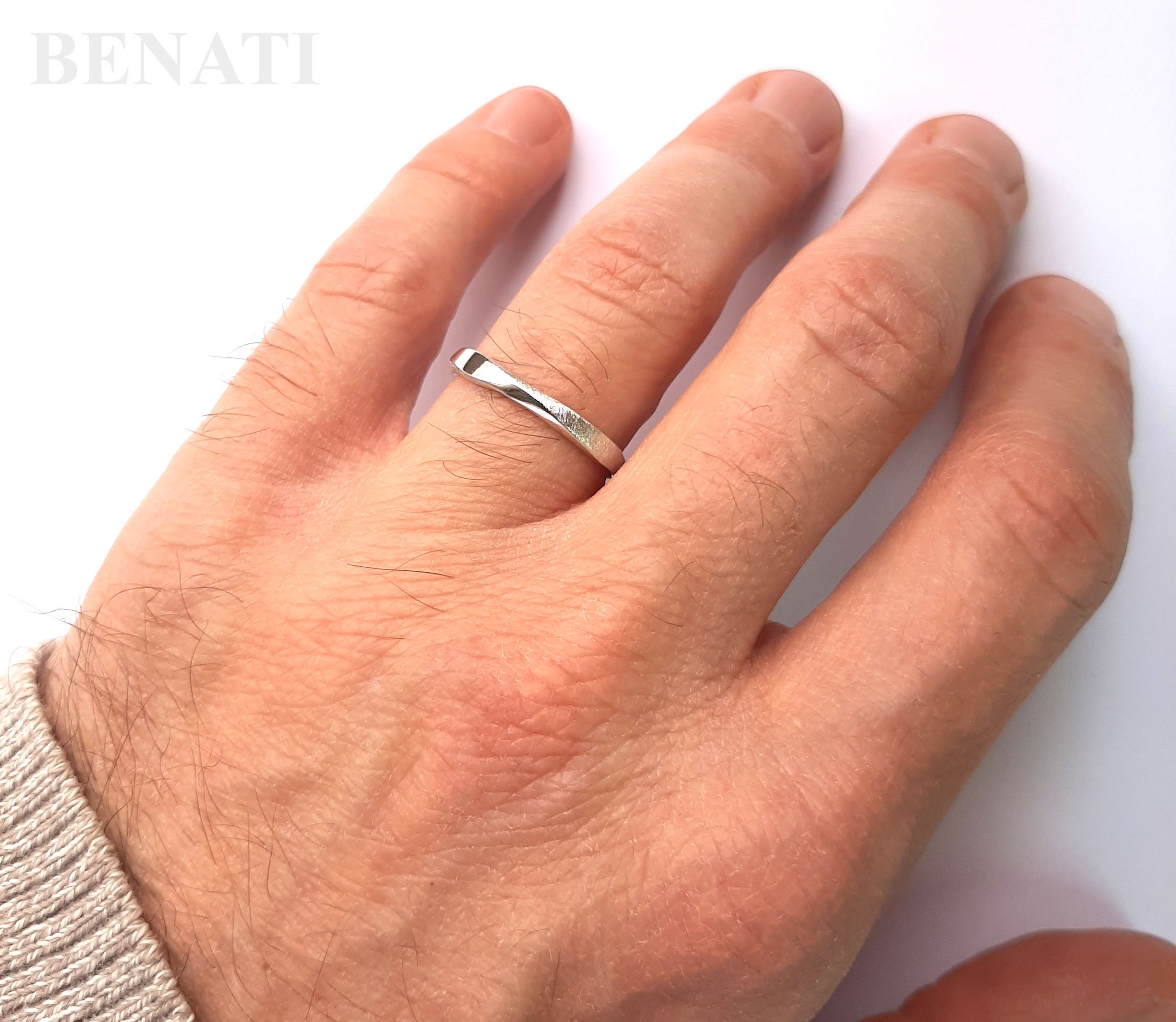 Mobius Wedding Band, Mobius Stacking Gold Ring | Benati