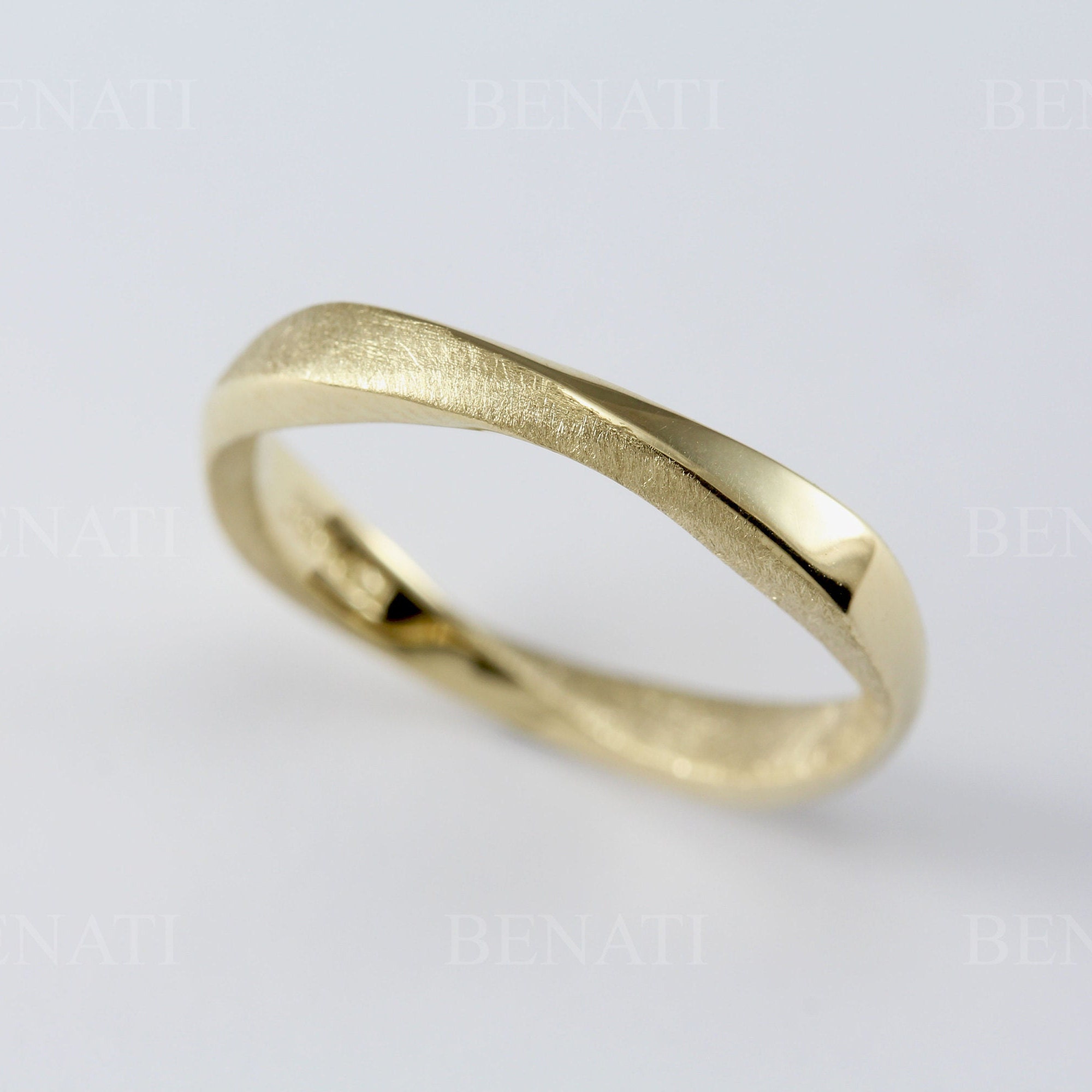 Mobius Wedding Band, Mobius Stacking Gold Ring | Benati
